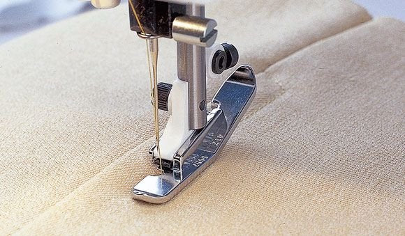 HUSQVARNA® VIKING® Narrow Zipper Foot – Country Stitches, MI